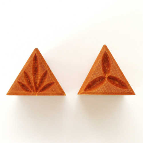 MKM STM-002 Medium Triangle Stamp | Clay King