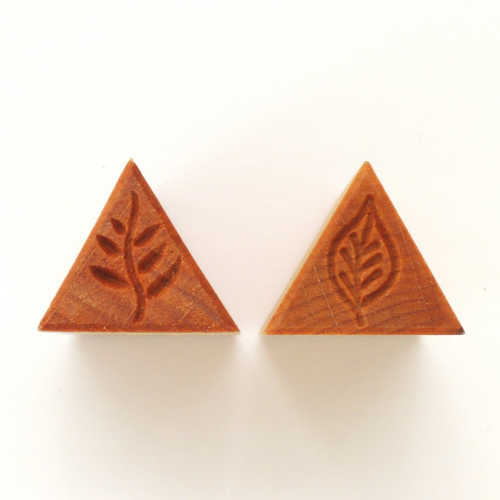 MKM STM-008 Medium Triangle Stamp | Clay King